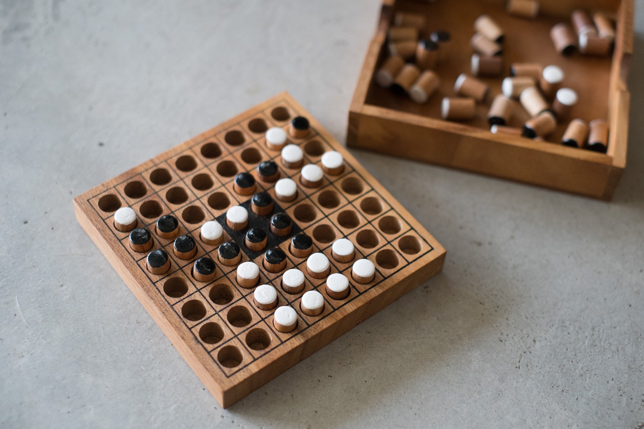 Wooden Reversi Game | Wood Othello Table Game / Mini Go